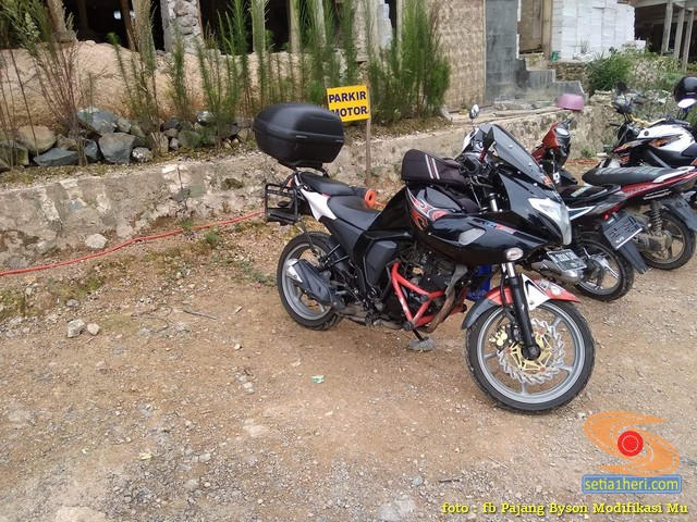 Ragam bentuk engine guard atau frame tubular pada Yamaha Byson ...