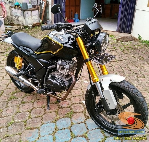 Modifikasi Honda Verza tahun 2016 menjadi caferacer - setia1heri.com