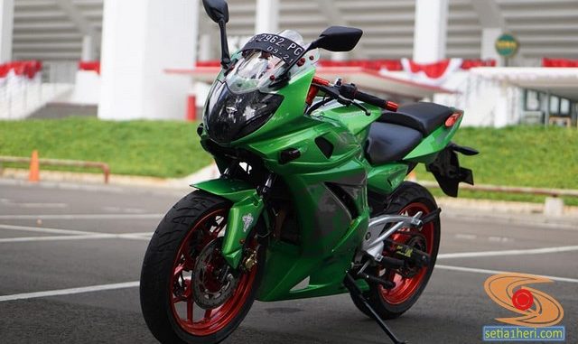 Modif Bajaj Pulsar 180 ug 4 jadi full fairing plus glowing asal Bekasi ...