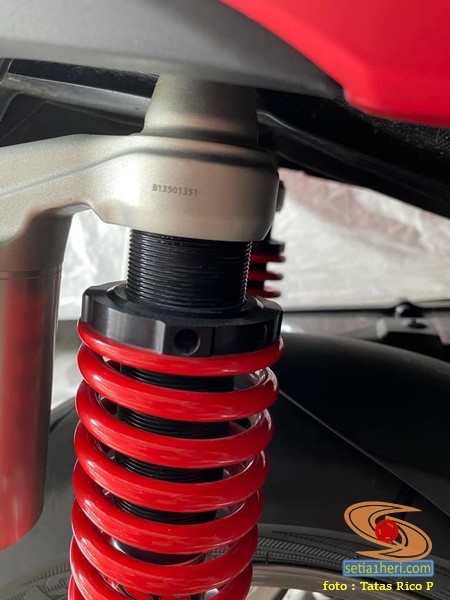 Solusi jedag jedug shock belakang Honda PCX 160, ganti shock dan ban ...