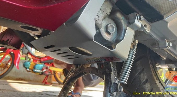 Penampakan Honda PCX 160 pakai Cover Engine Guard, kenali plus minusnya ...