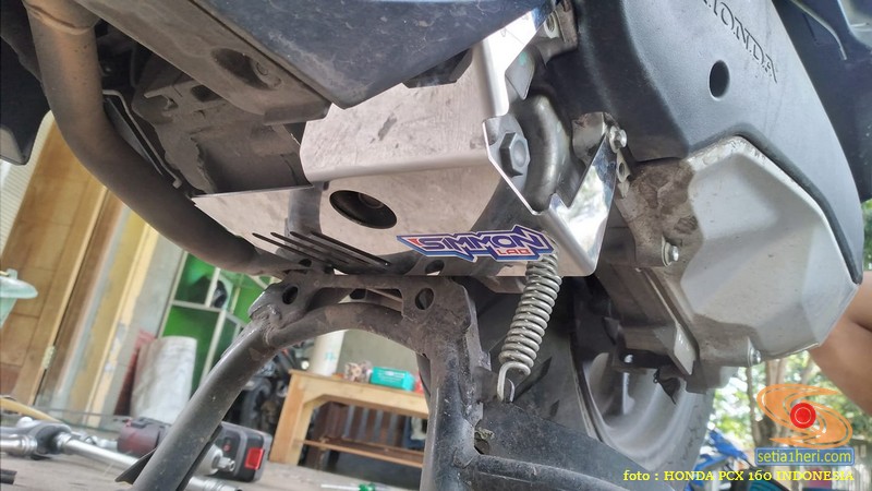 Penampakan Honda PCX 160 pakai Cover Engine Guard, kenali plus minusnya ...