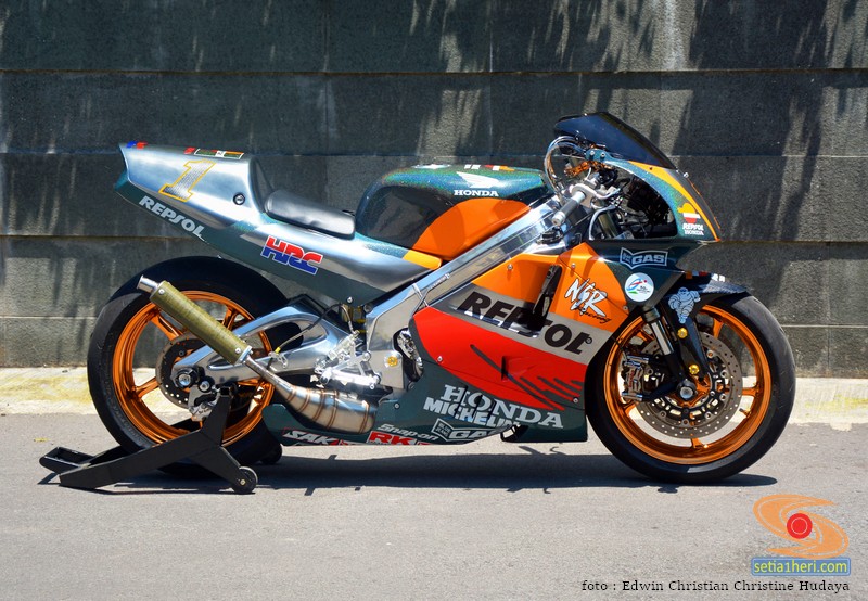 Penampakan restomod Honda NSR250 MC21 tahun 1992 livery Mick Doohan ...