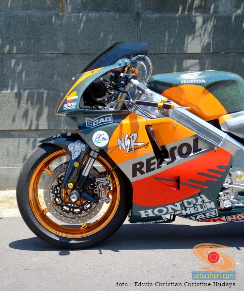 Penampakan restomod Honda NSR250 MC21 tahun 1992 livery Mick Doohan ...