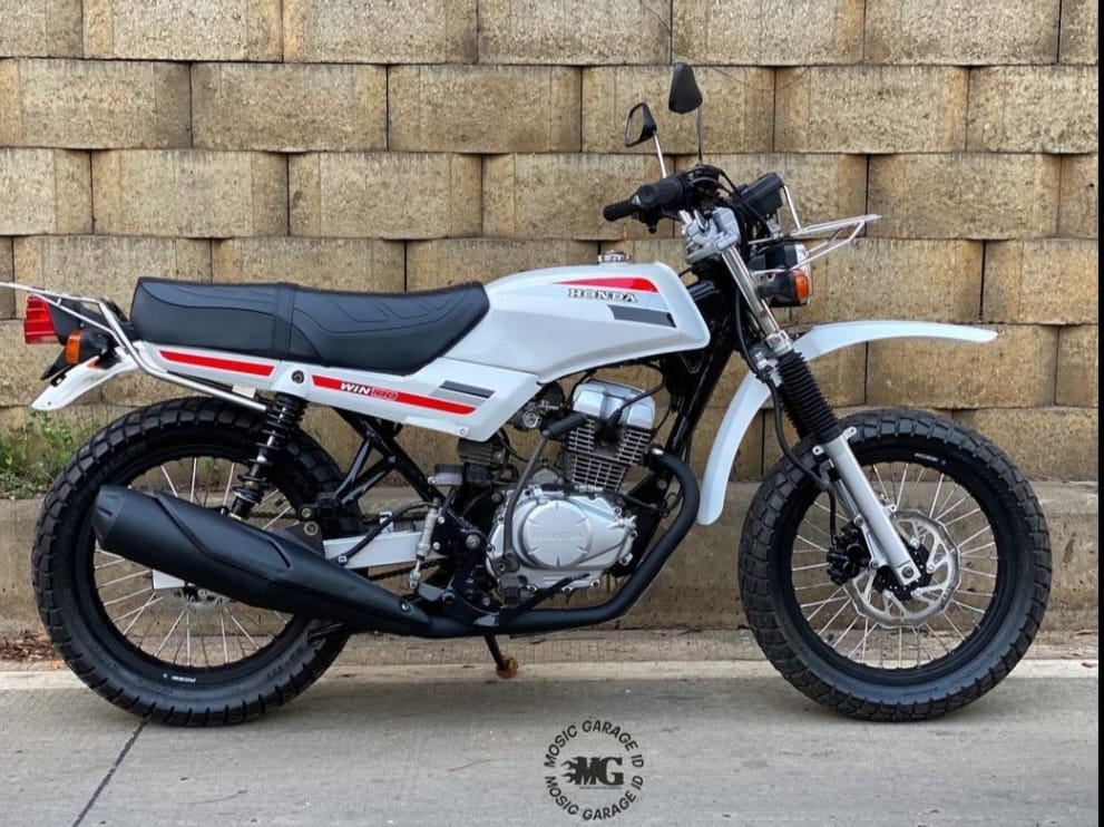 Modif Honda Verza pakai baju Honda Win 100 warna putih kece gans ...
