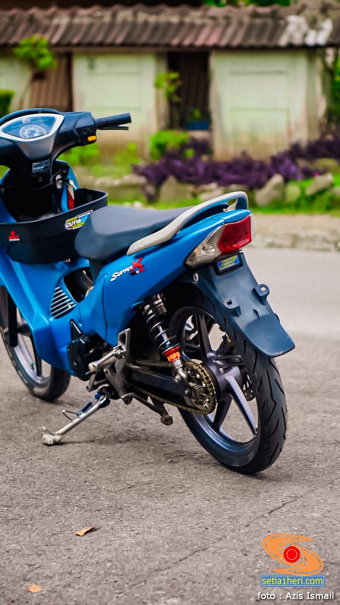 Penampakan modif kph komorod Honda Supra X 125 R warna biru gans ...