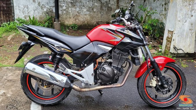 Penampakan Honda Tiger dimodif pakai mesin moge atau mesin motor lain ...