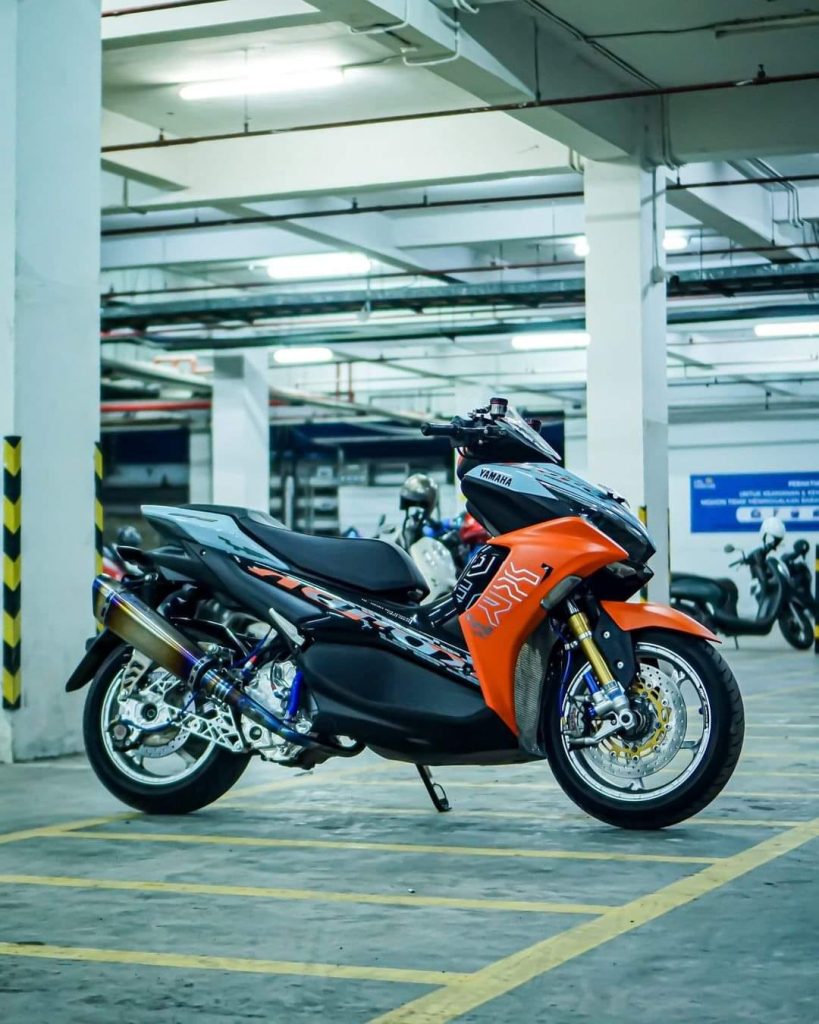 Sadiss...Modif Yamaha Aerox 155 pakai mesin sang kakak XMAX 250 ...