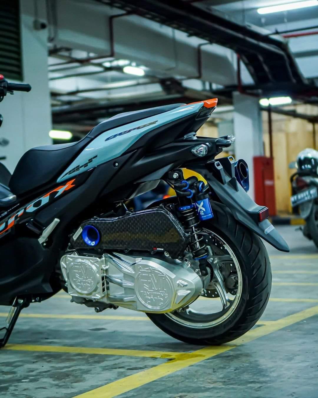 Sadiss...Modif Yamaha Aerox 155 pakai mesin sang kakak XMAX 250 ...