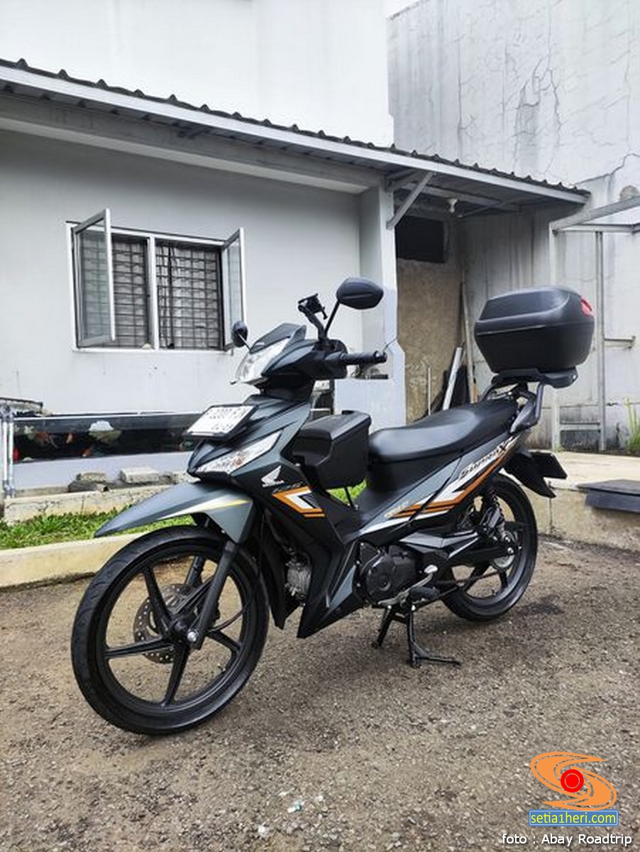 Modif minimalis dana pelajar Honda Supra X 125 pakai box belakang dan ...