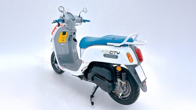 Modif Yamaha FAZZIO HYBRID ala motor Bulma di serial Dragon Ball asal ...