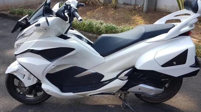 Modif Honda PCX 160 jadi baby Honda Goldwing - setia1heri.com