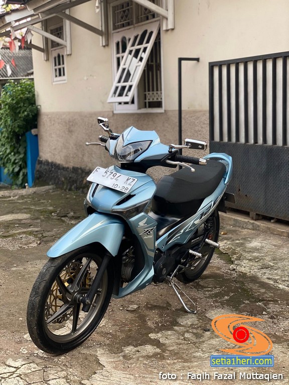 Modif Honda Supra X 125 aka Supra Batman warna biru dolphin brosis ...